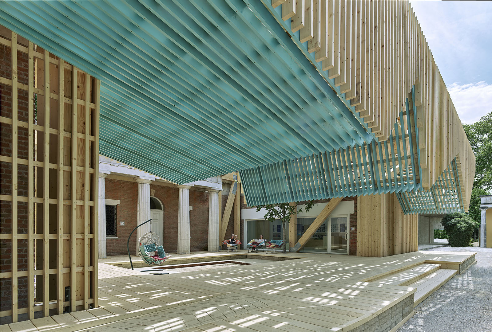 ©Tim Hursley_050425_PORCH_002 - Archisearch