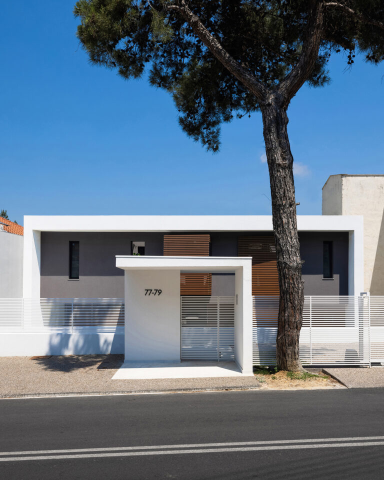 how architects created "Slope House" in Panorama, Thessaloniki - Archisearch