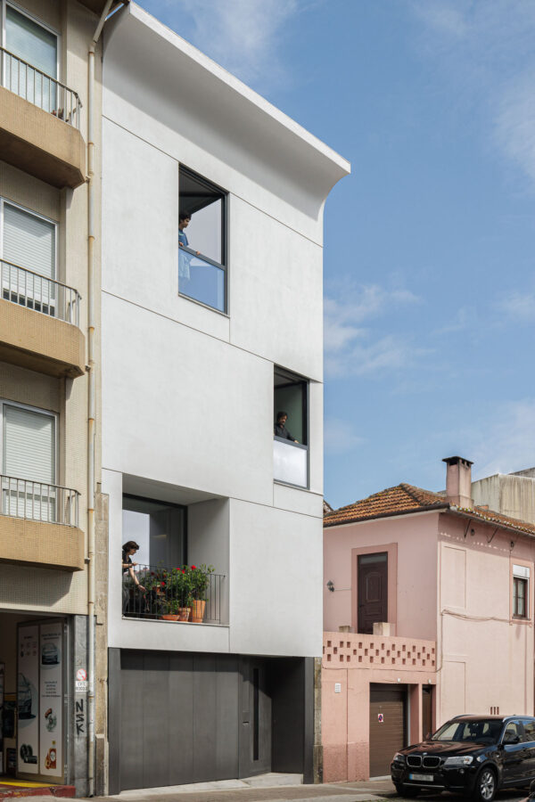 Casa Vertical in Porto, Portugal | Tsou Arquitectos