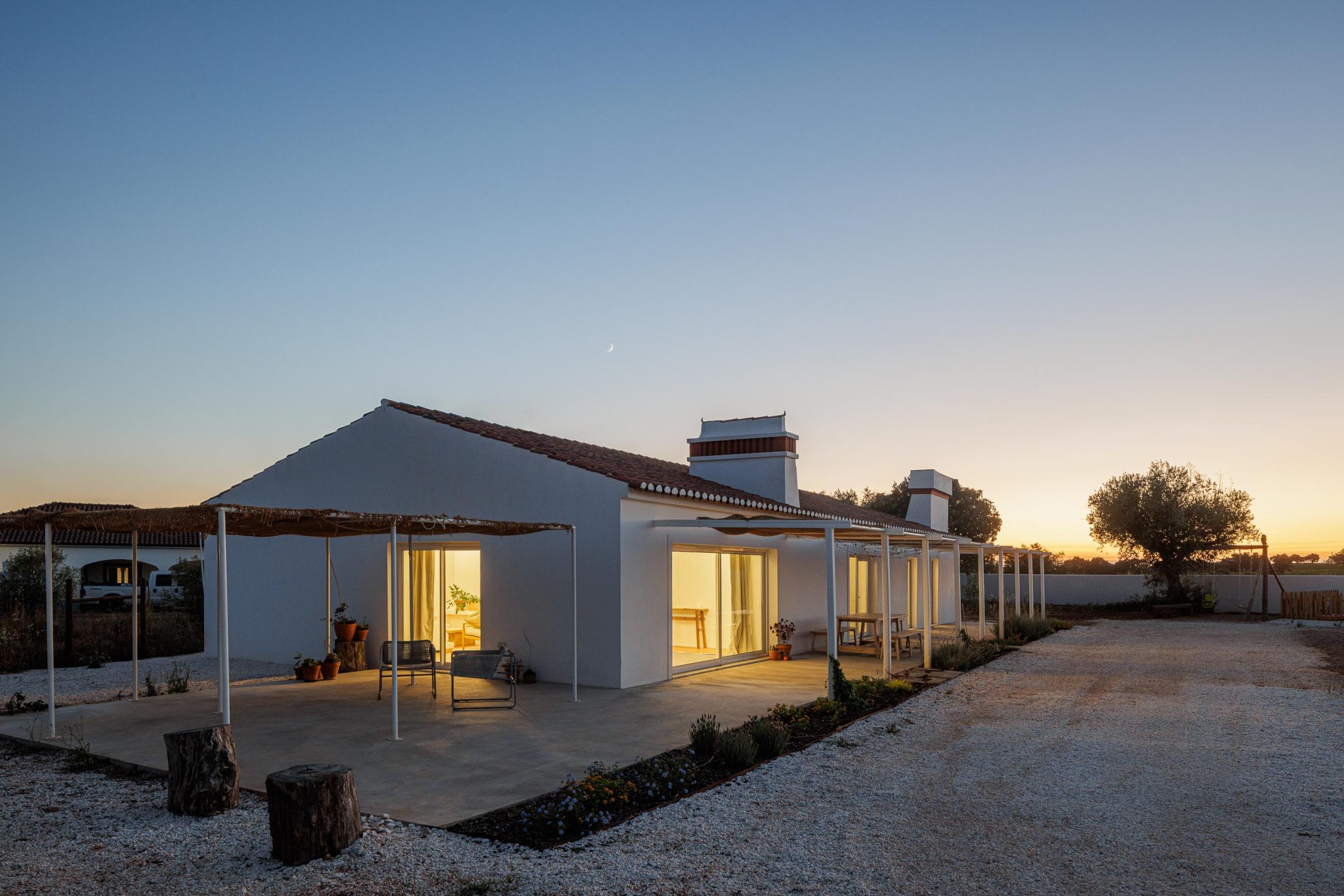 Monte do Divor arquitetura Vasco Burnay e fotografia Ivo Tavares ...