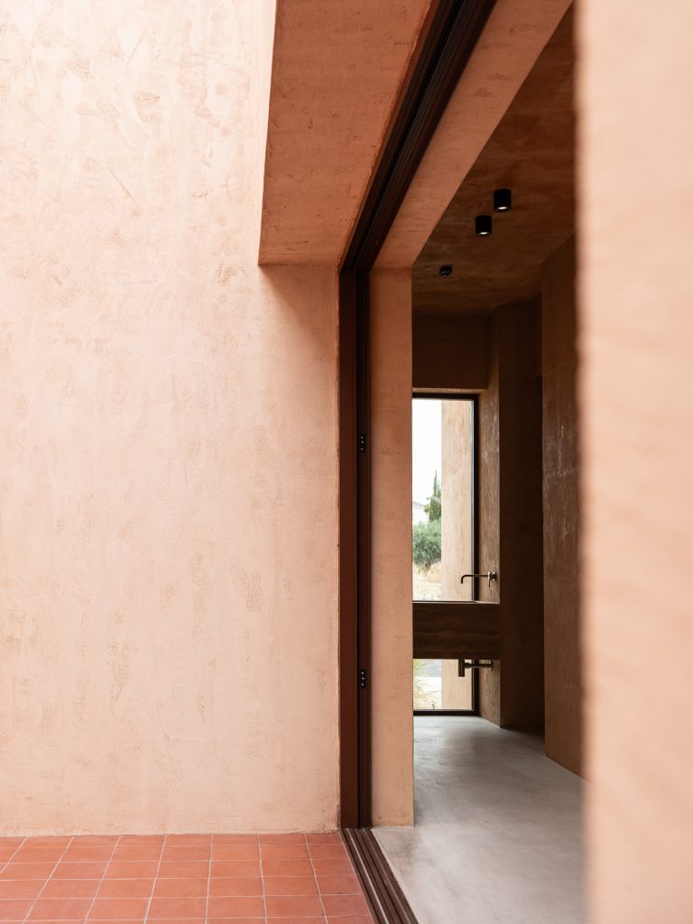 DREAM HOUSES // Homa House in Larnaca, Cyprus by HOMA Studio Architects ...