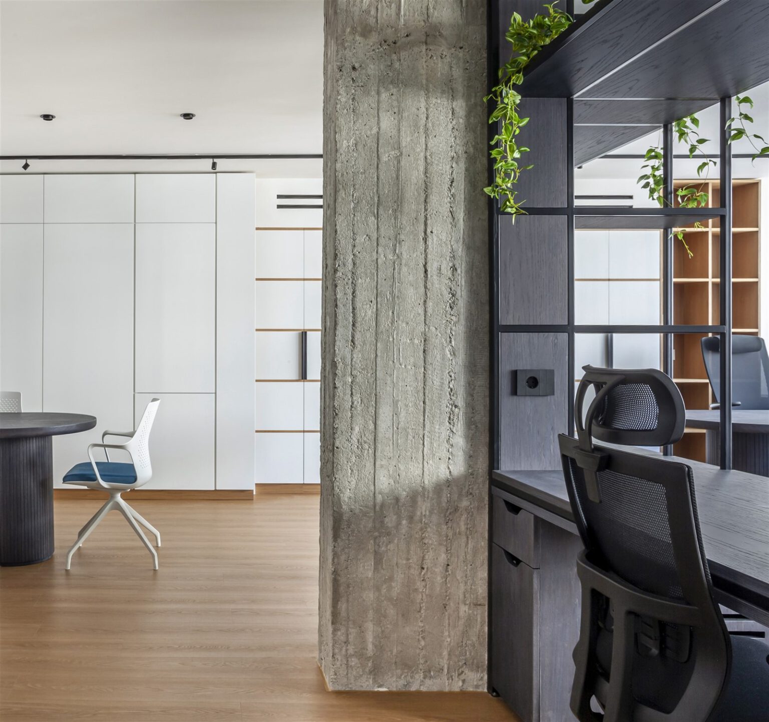 Compact Office interior remodeling in Thessaloniki | by Matheas Architecture - Archisearch
