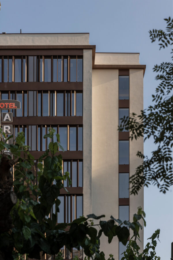 'The Wings – Veranzerou Office Building' in Omonoia, Athens | Deda ...