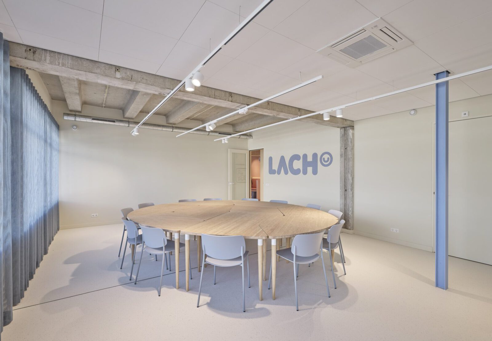 New dental care studio LACH in Amsterdam | By DOKA concepts - Archisearch