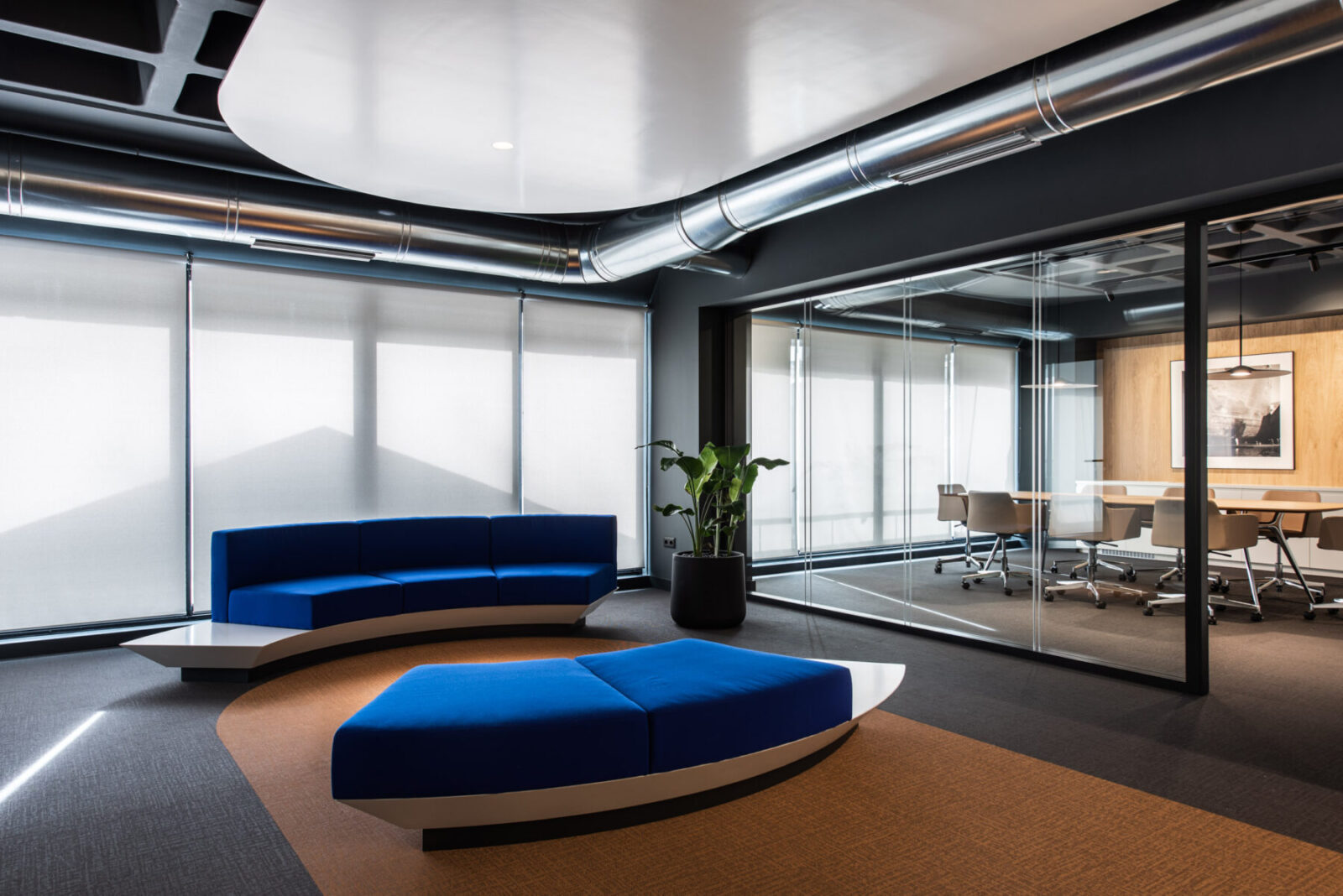 BASEBLUE Office renovation in Piraeus | by R.C.TECH - Archisearch