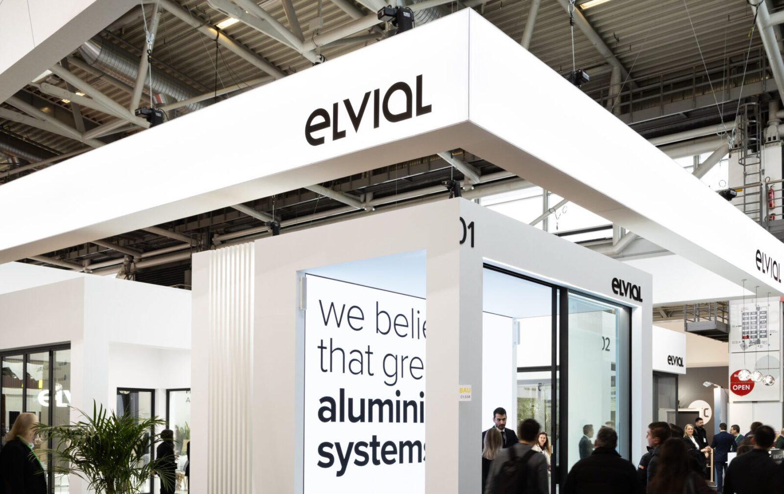 Η ELVIAL στη BAU 2025: Ένα ακόμη επίτευγμα καινοτομίας, βιωσιμότητας ...