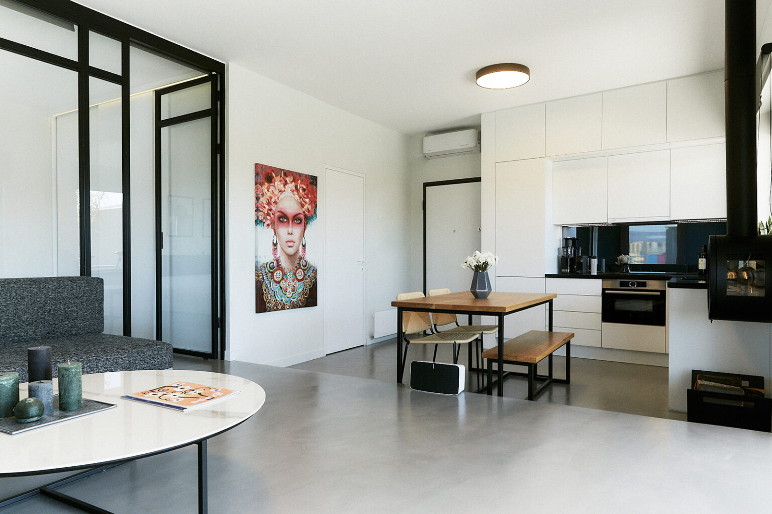 Studio Apartment's renovation by Detail Design Studio, in Athens ...