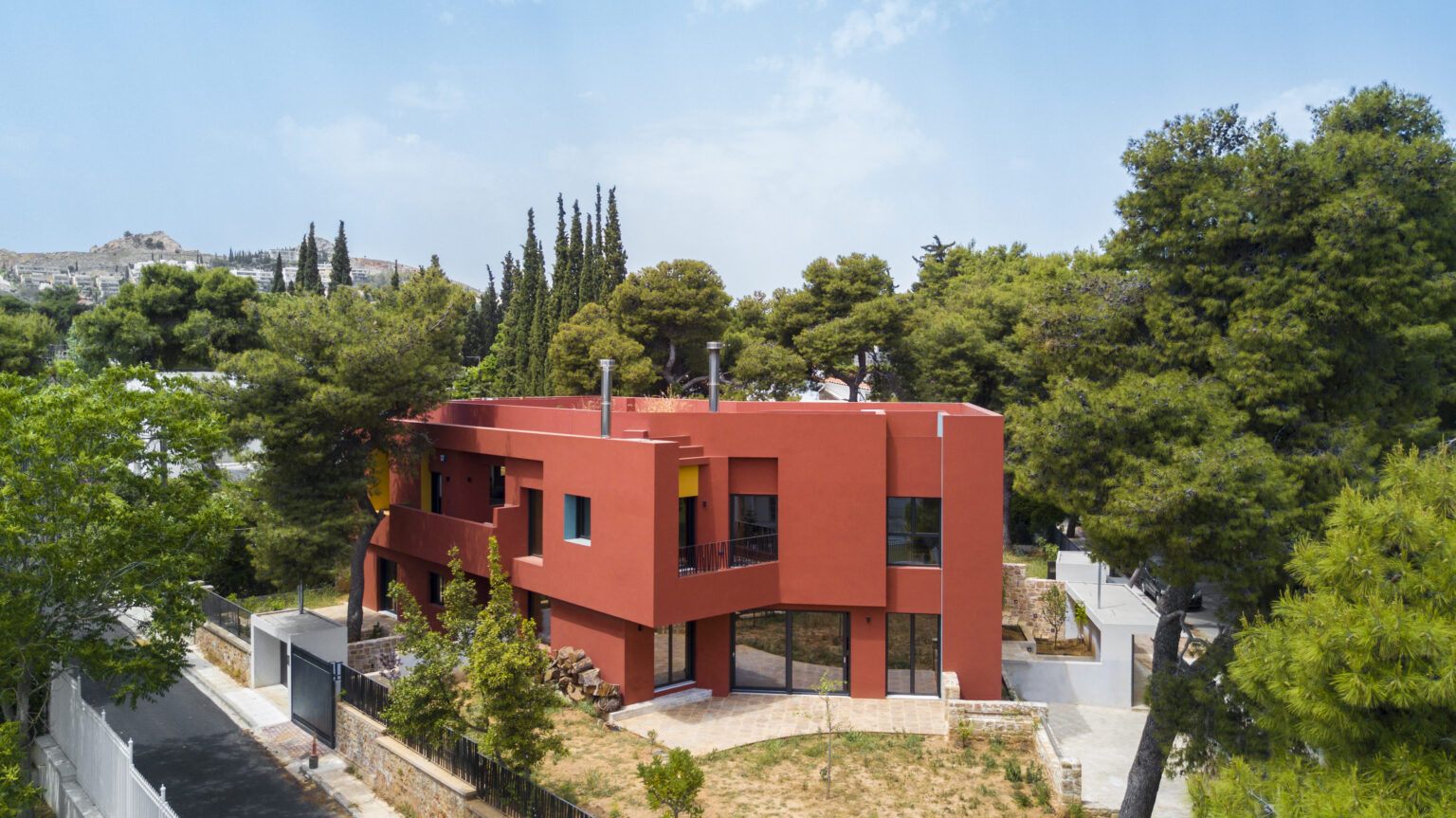 Aνακατασκευή μονοκατοικίας στο Π. Ψυχικό | από Tsolakis Architects - Archisearch