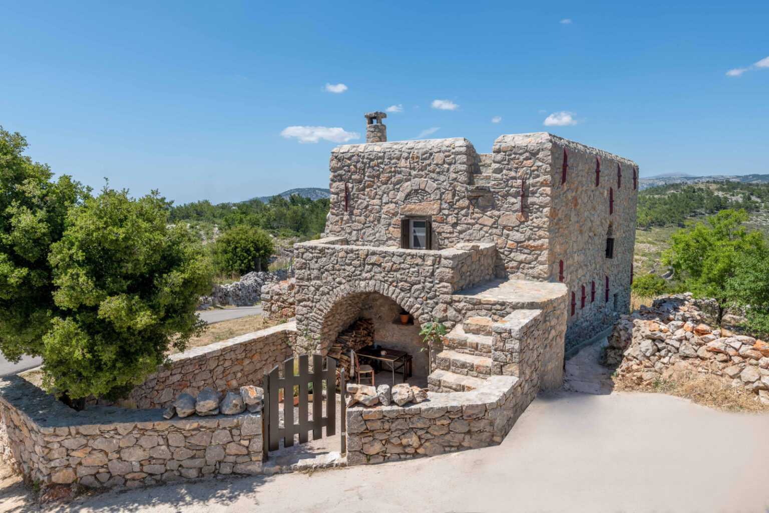 "Λίγο να κάνεις να σκύψεις θα βουλιάξεις ακέριος στο γαλάζιο" | Σκέψεις ...