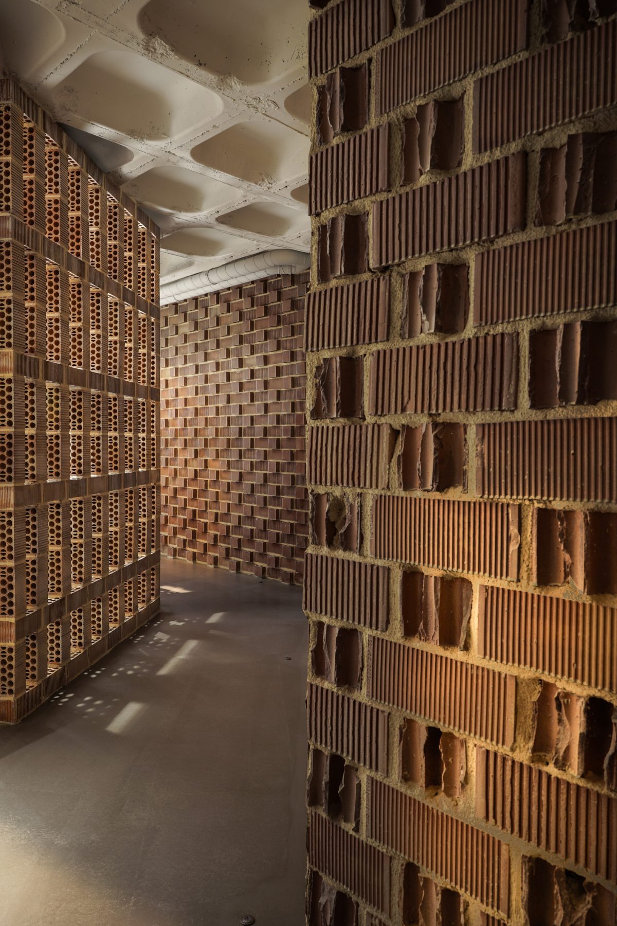 ENBI 03 - Archisearch