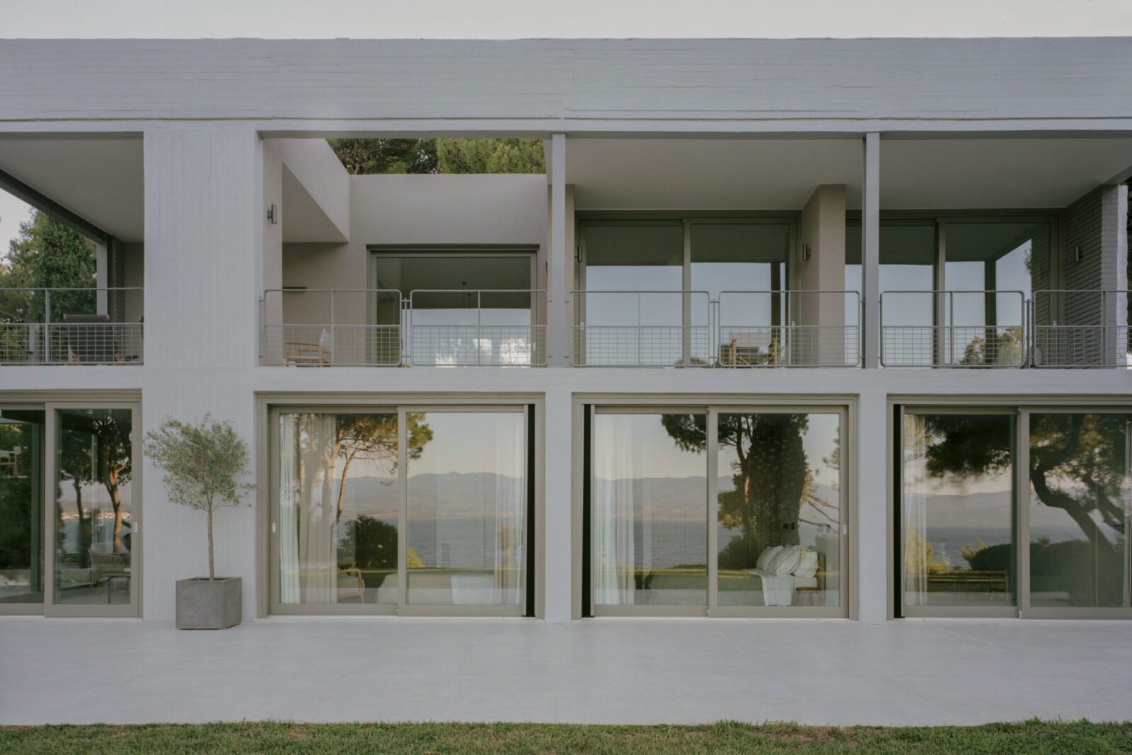 Grid House by Νeiheiser Argyros in Evoia, Greece - Archisearch
