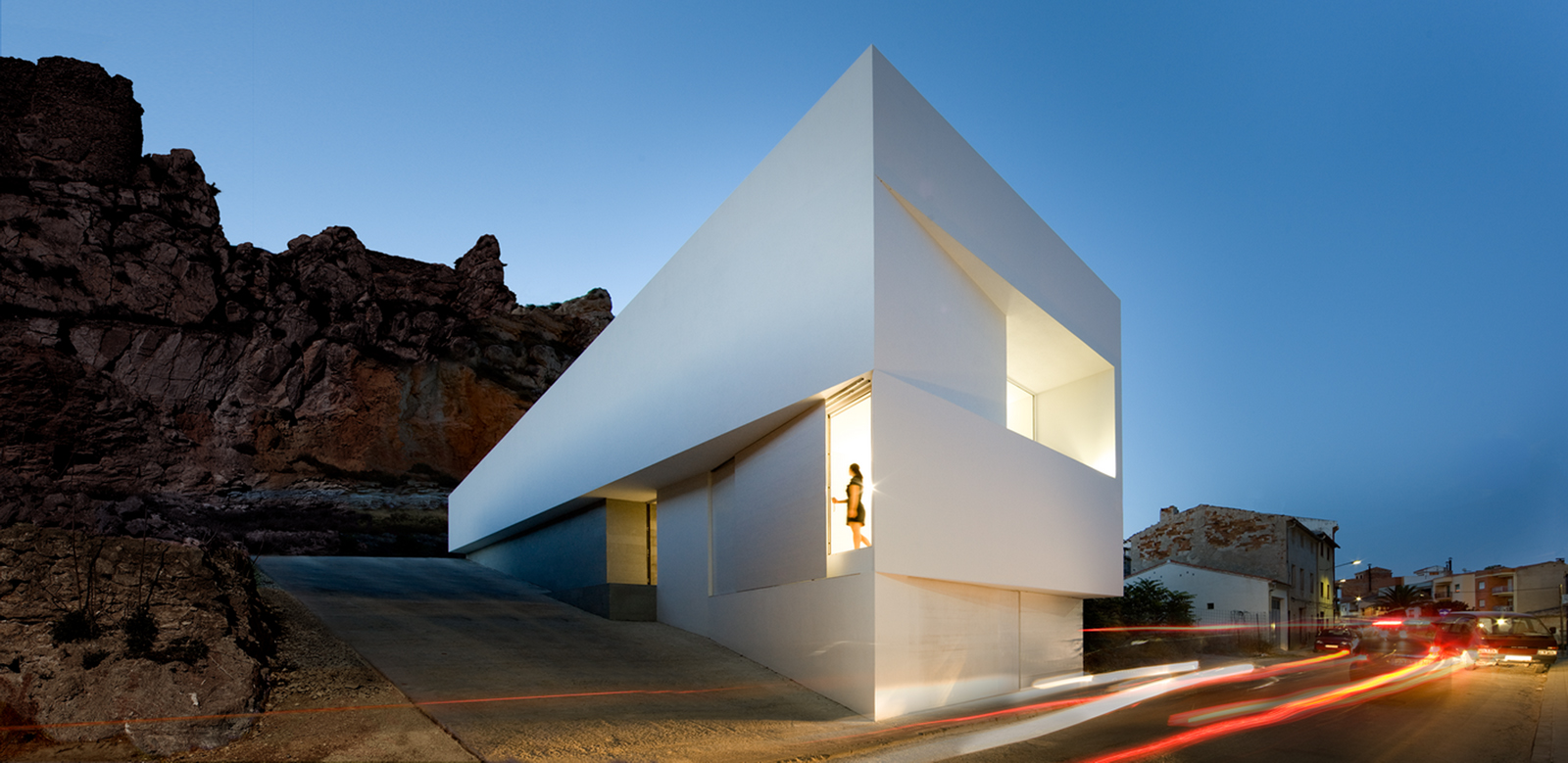 HER-HOUSE-FRAN-SILVESTRE-ARQUITECTOS-COVER - Archisearch