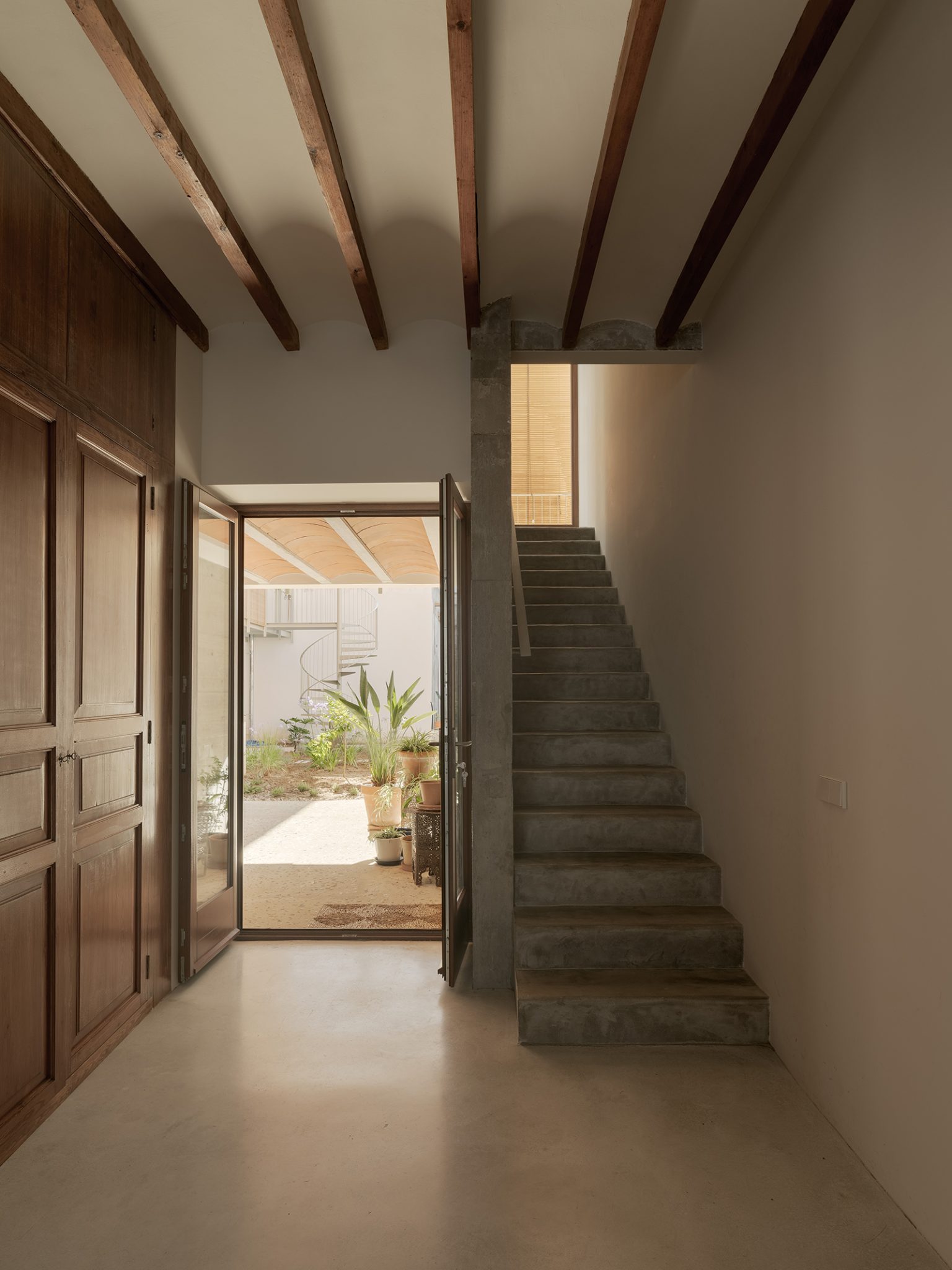 Casa Xaló - an exercise in section | by María Langarita y Víctor Navarro - Archisearch