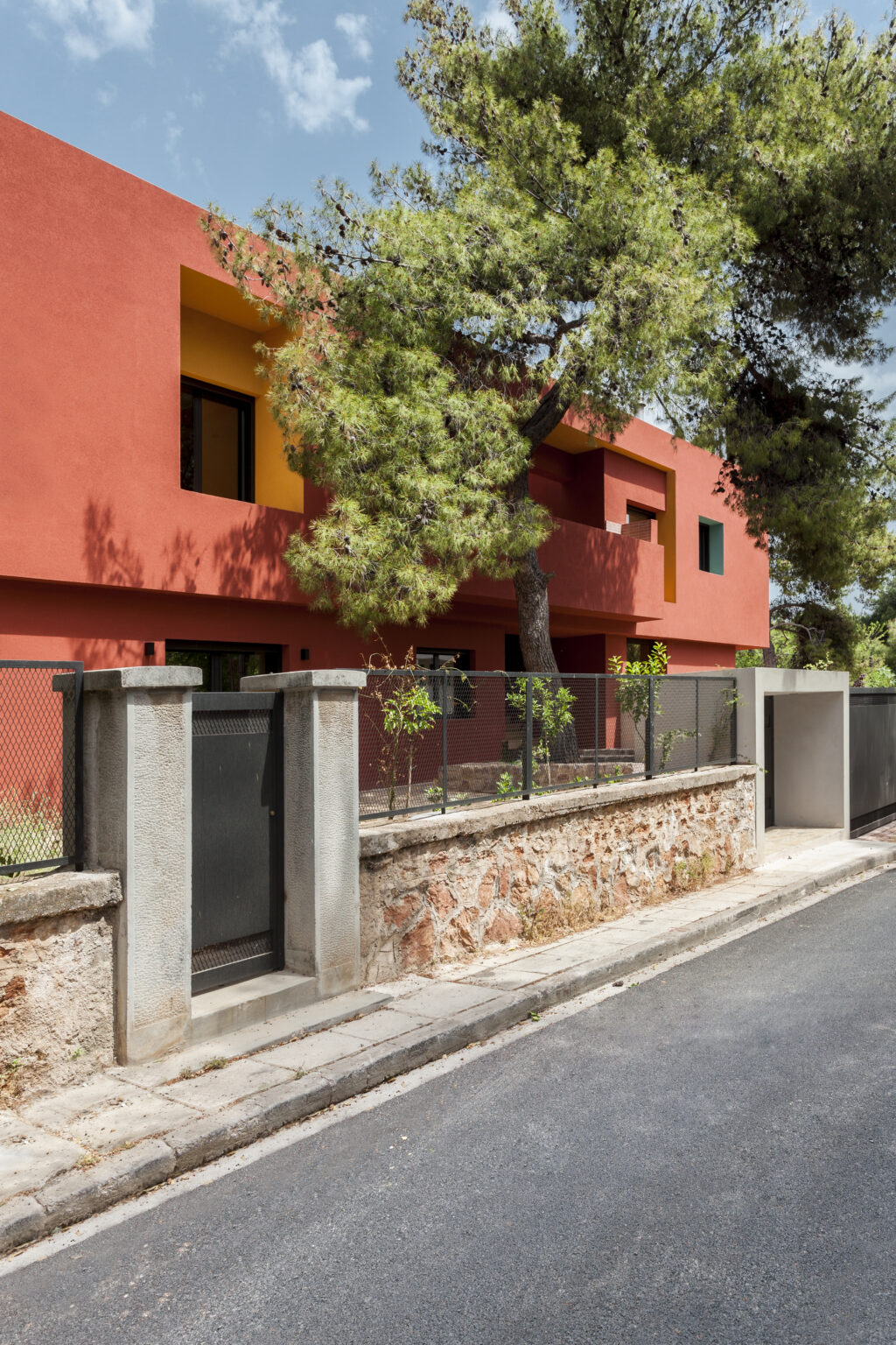 Aνακατασκευή μονοκατοικίας στο Π. Ψυχικό | από Tsolakis Architects - Archisearch