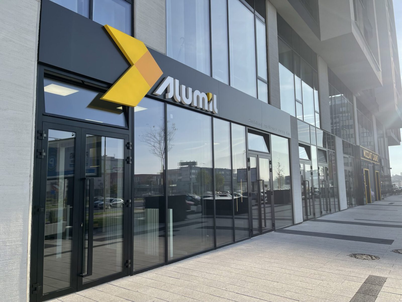 Η ALUMIL ισχυροποιεί τη διεθνή παρουσία της: Νέο Showroom στο Σεράγεβο ...