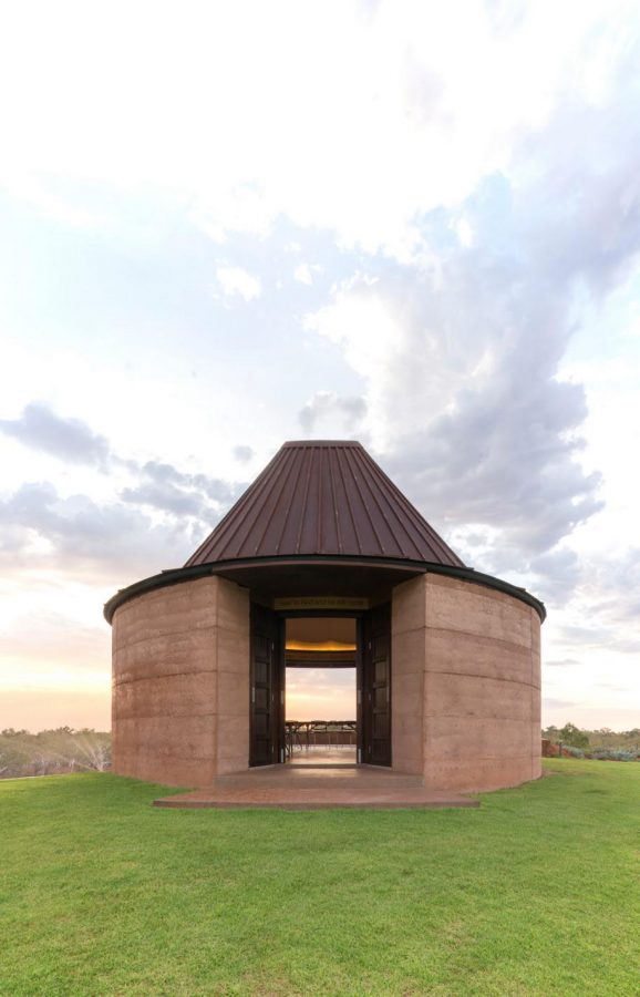 The Great Wall of WA is a naturally cooled architectural formation ...