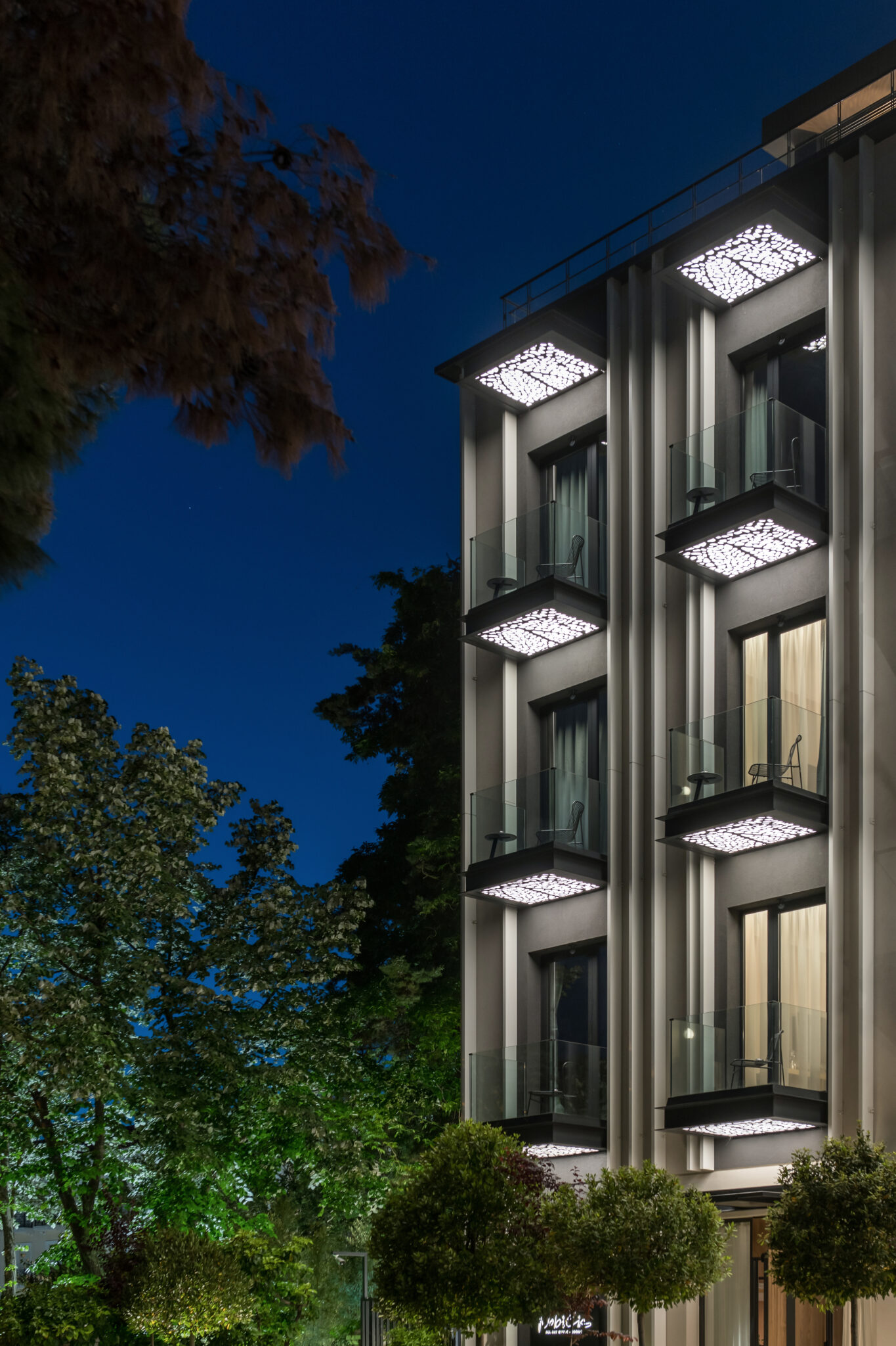 SAY hotel: the transformation of a 50's building into a new hotel ...