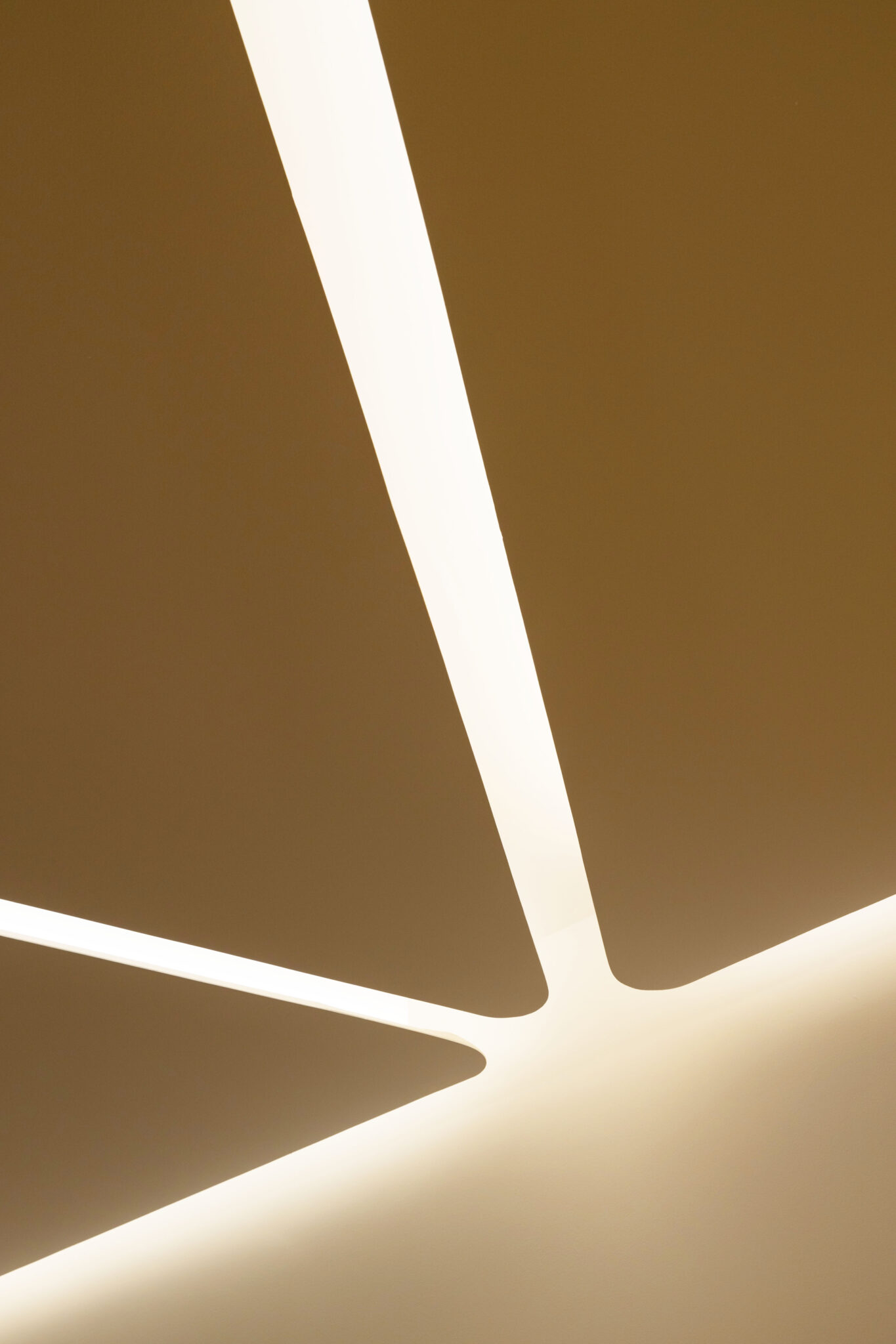 "The one with the triangles on the ceiling" - Apartment renovation by ...