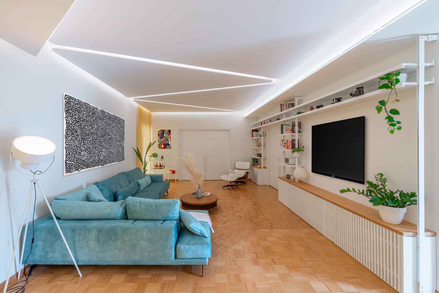 "The one with the triangles on the ceiling" - Apartment renovation by ...