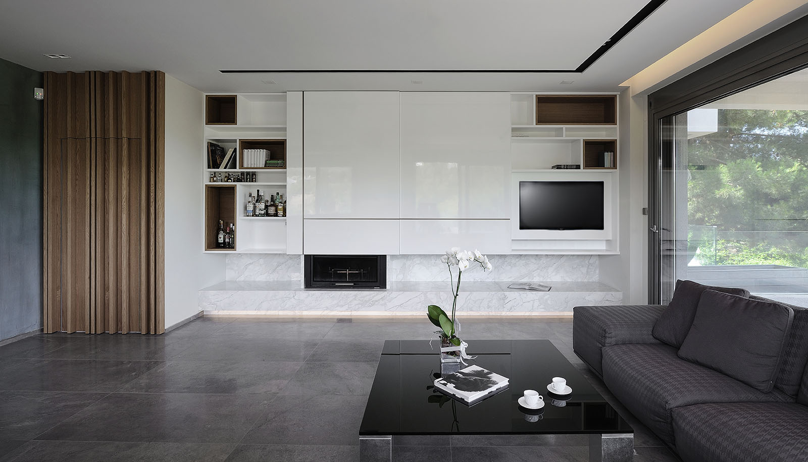 T.SQUARE Architects Deploy Wood for a Residence in Thessaloniki