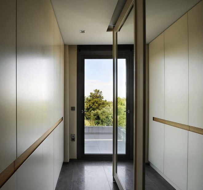 T.SQUARE Architects Deploy Wood for a Residence in Thessaloniki