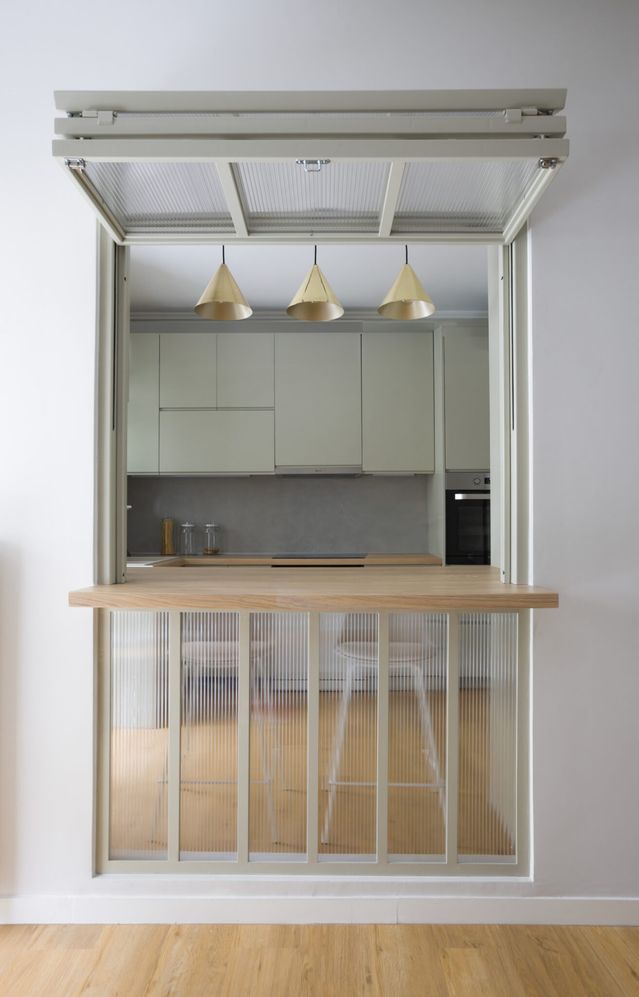 Iraisynn attinom architecture studio transformed a 1980s' apartment, combining minimal ...
