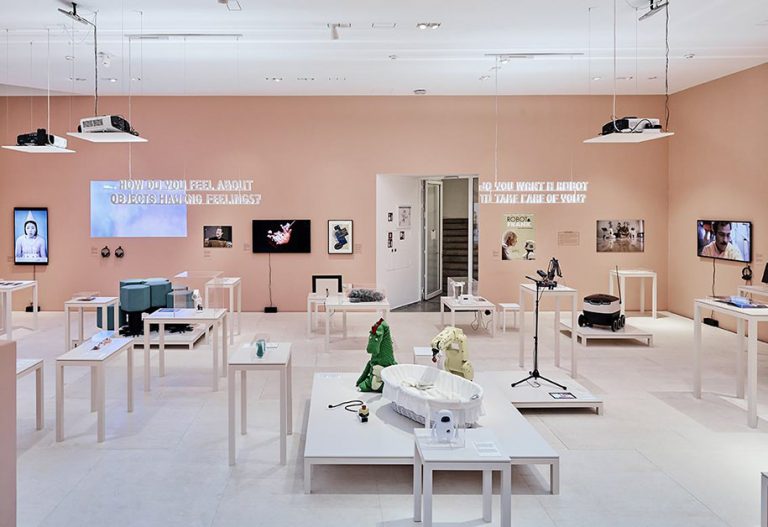 "Hello, Robot. Design between Human and Machine" - Archisearch