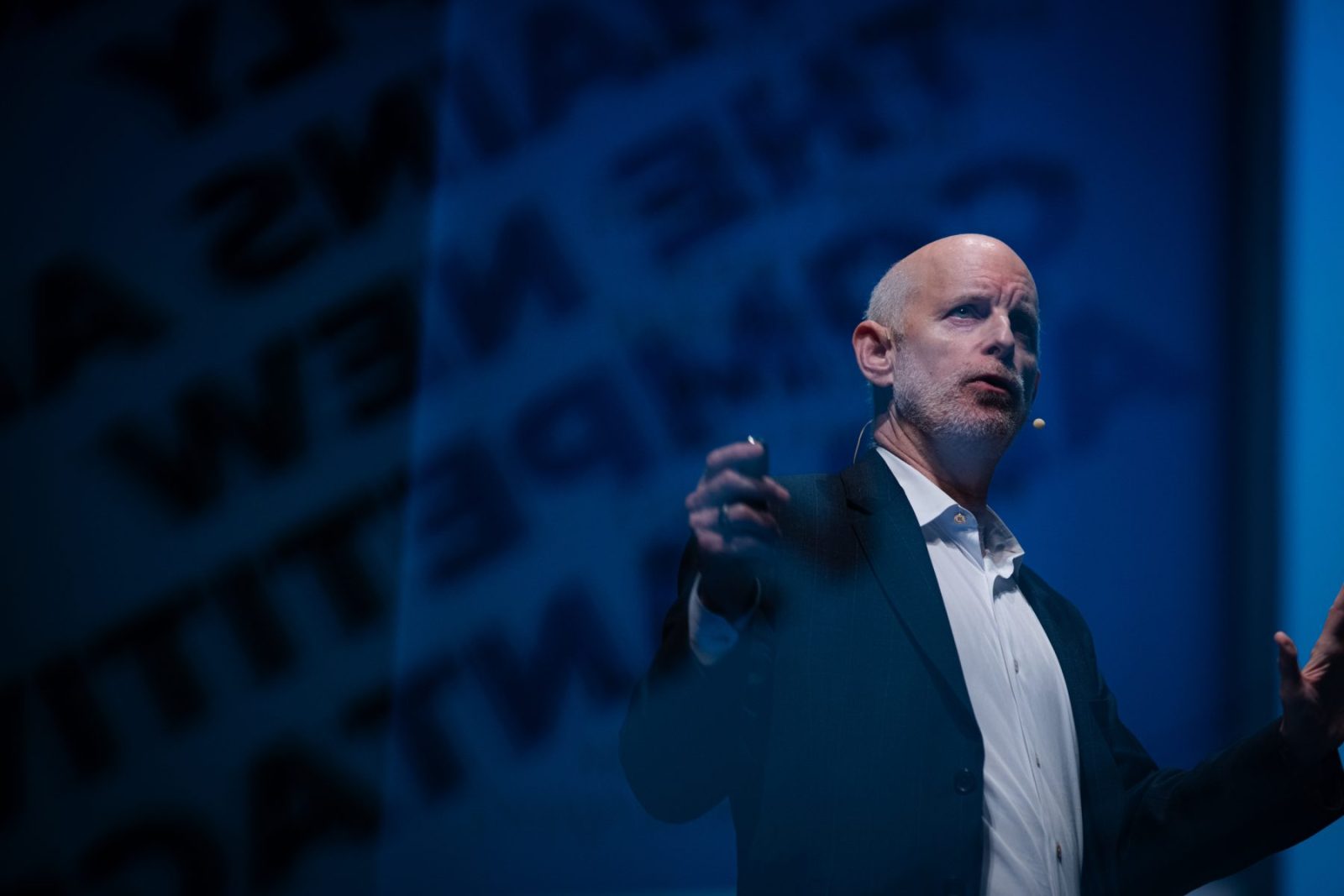 ΕΣΩ 2025: "EMBRACING CHAOS IN A SMART WORLD" // “Responsive Futures ...