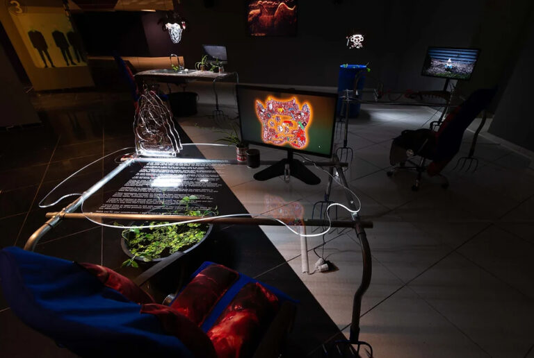 hypercomf-09 - Archisearch