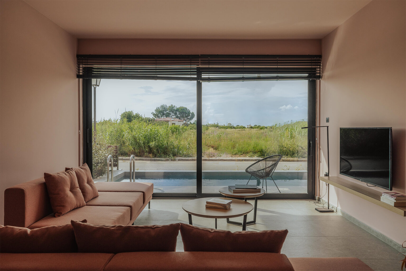 Tatiana Dimou Architects designed MOCHA ROOMS in Preveza, Greece ...