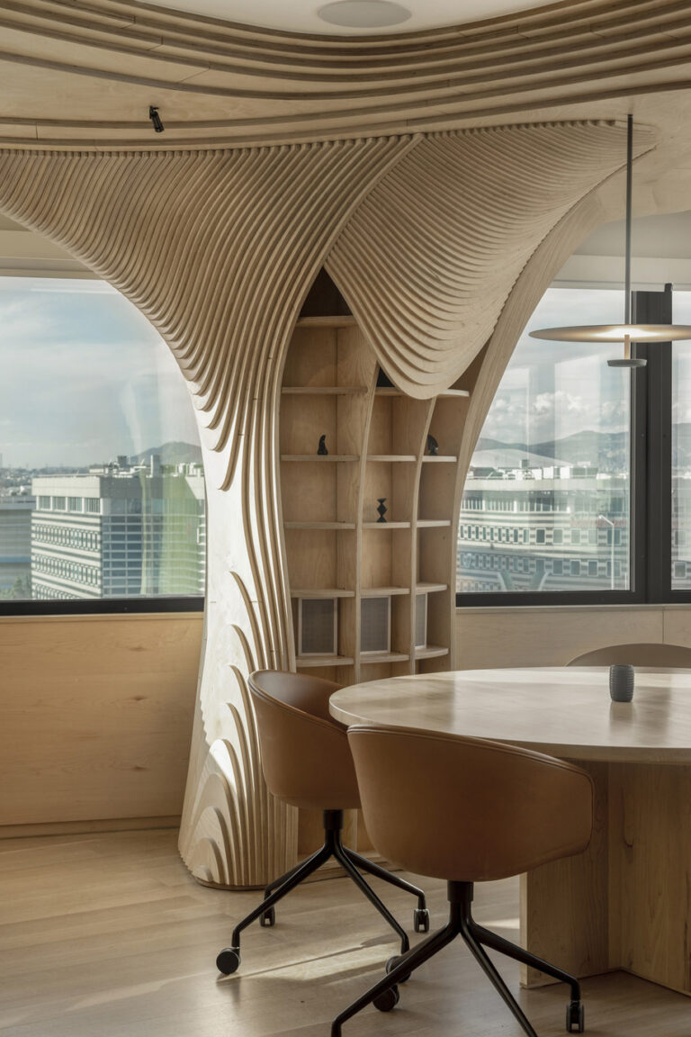 Office renovation at the headquarters of Onassis Group | by Tenon ...