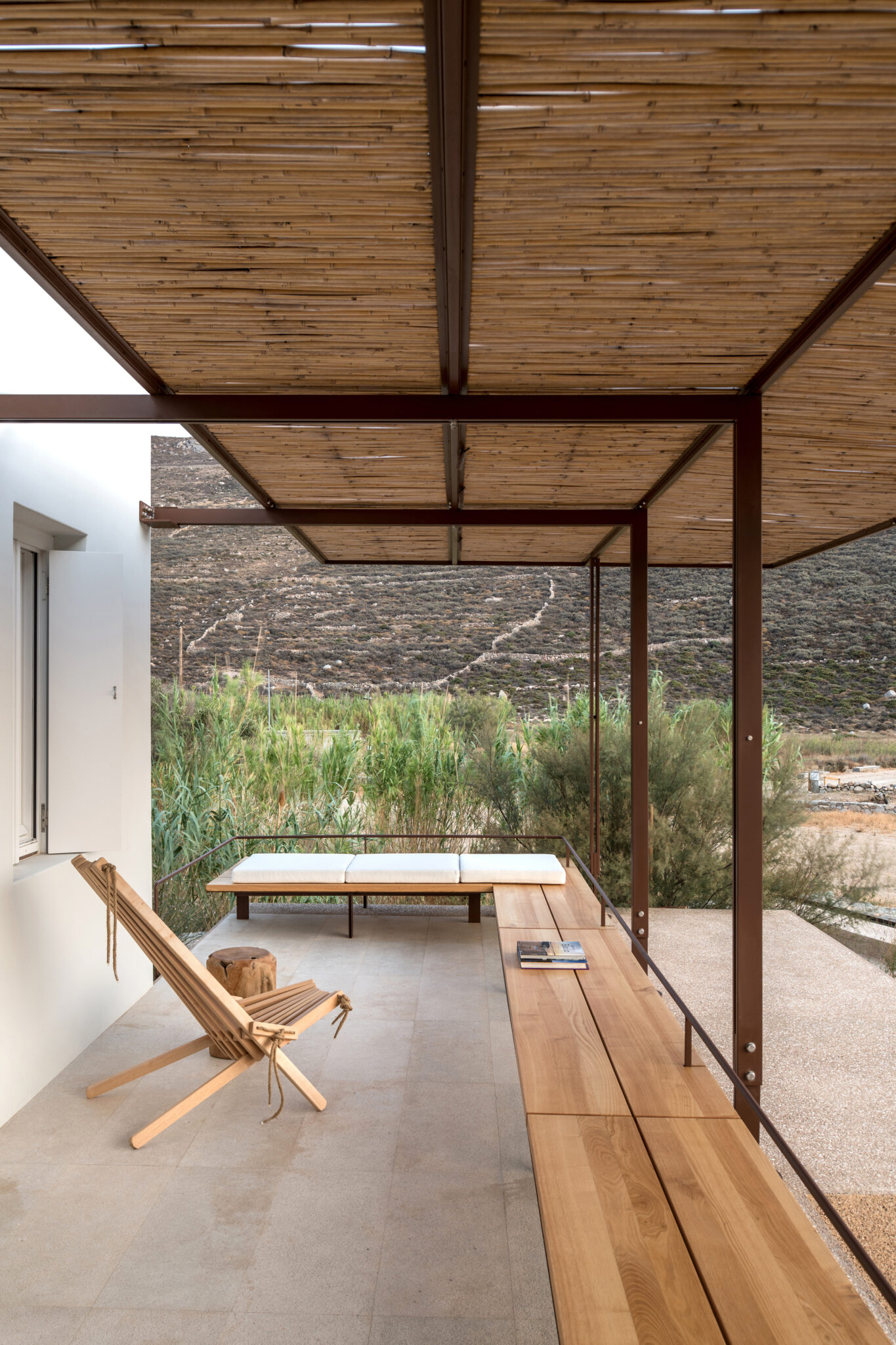 Completion of existing residence complex in Vagia, Serifos by Fotis Zapantiotis Associated ...