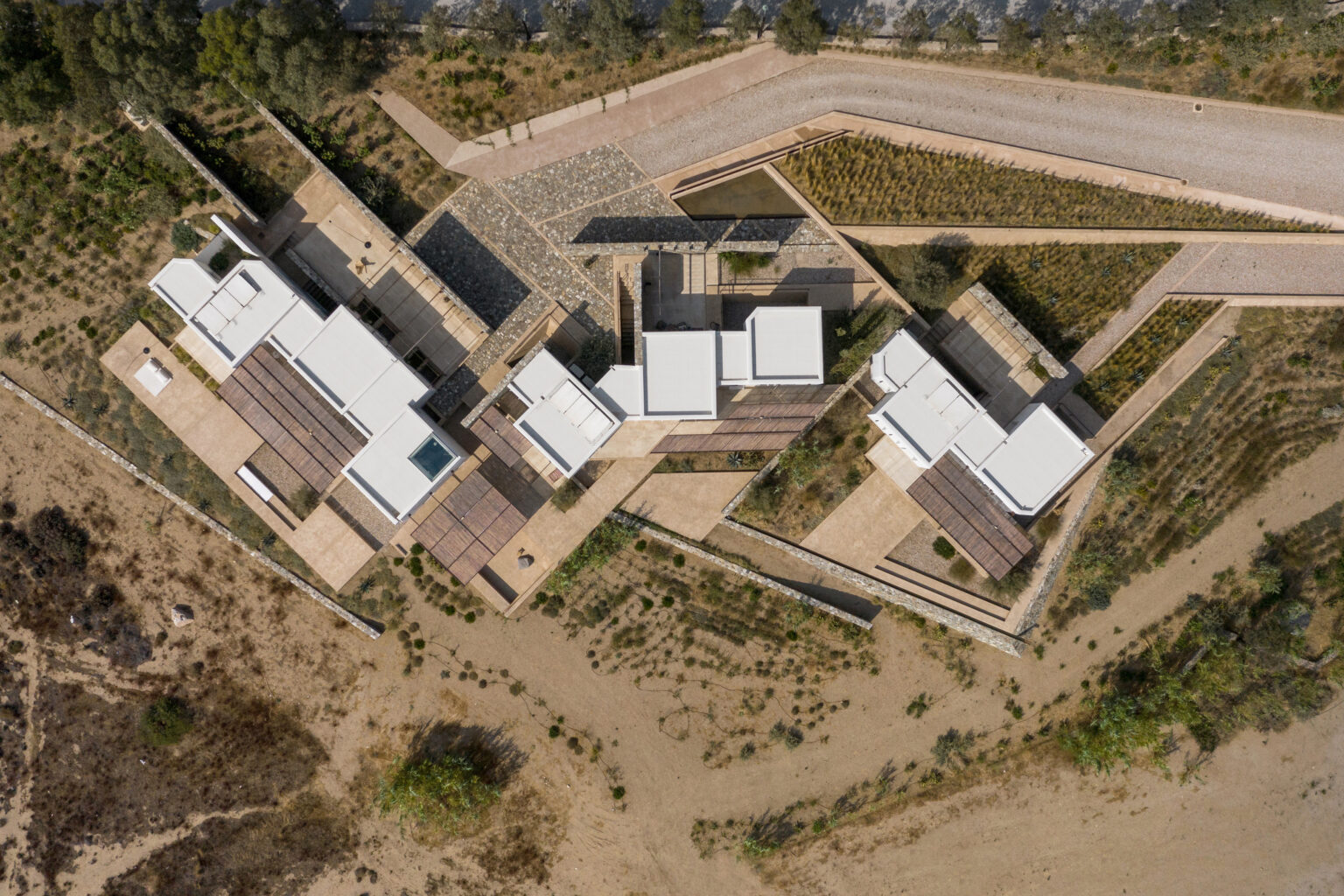 Completion of existing residence complex in Vagia, Serifos by Fotis Zapantiotis Associated ...